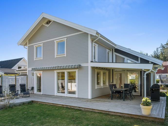 Radhus till salu - Ringsviksvägen, Upplands-Bro kommun - Hemnet