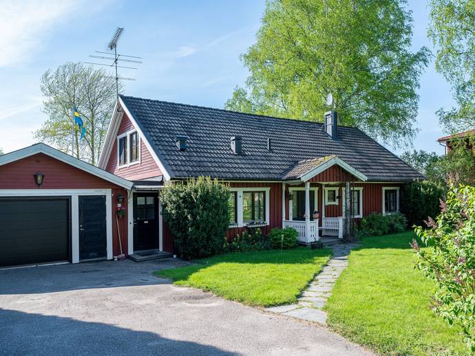 Brogatan 34 i Stallarholmen, Strängnäs kommun - villa till salu - Hemnet