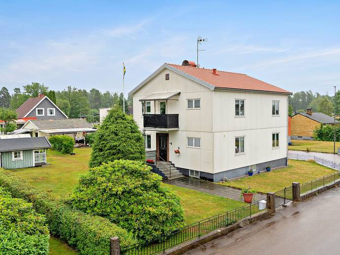 Trädgårdsgatan 15 i Tingsryd - Centralt, Tingsryds kommun - villa till ...