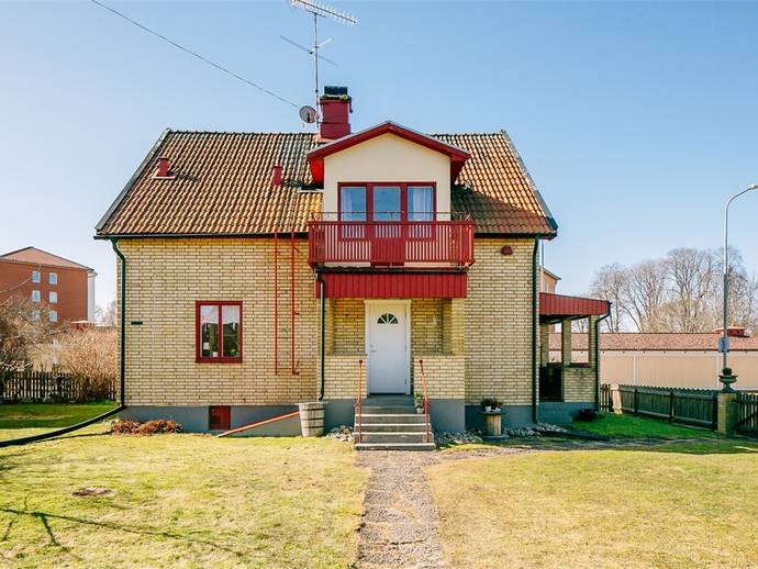 Östra Järnvägsgatan 55 - Såld villa (Äganderätt) - Gamla Staden-Nya ...