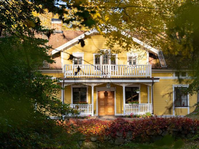 Valsta Gård i Bettna, Flens kommun - Gård/skog till salu - Hemnet