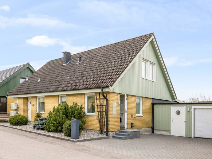 Ädelrosstigen 17 i Karlberg, Varbergs kommun - radhus till salu - Hemnet