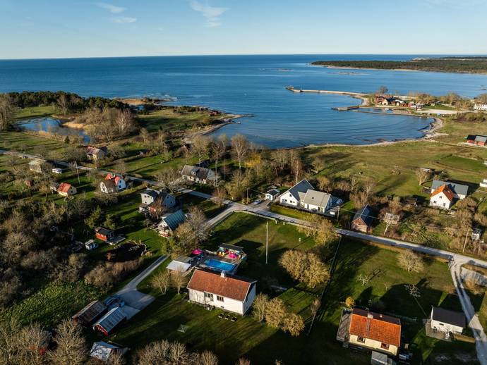Anna Dubbes väg 5 A & B i Katthammarsvik, Gotlands kommun - villa till ...