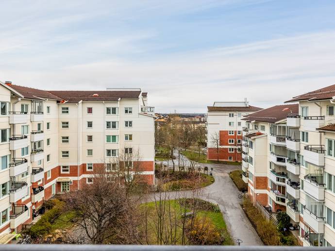 Mjölnerbacken 23, vån 5/5 - Såld lägenhet (Bostadsrätt) - Rissne ...