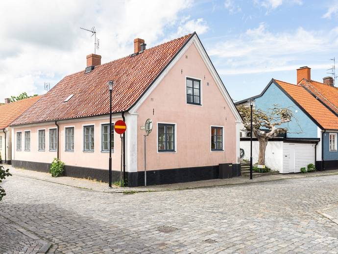 Stora Rådmansgatan 21 i Gamla stan, Simrishamns kommun - villa till ...