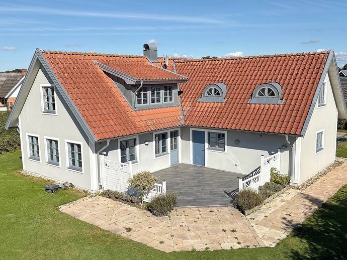 Magnarps byaväg 223 i Vejbystrand - Magnarp, Ängelholms kommun - villa ...