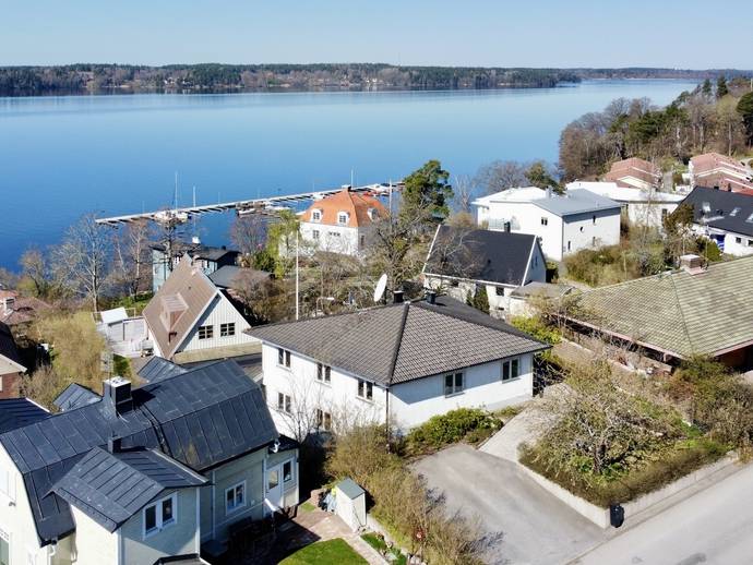 Fagerstrand 41/41A - Såld villa (Äganderätt) - Hässelby Södra Villastad ...