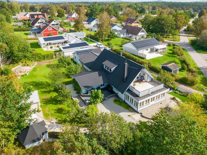 Stenhuggarevägen 33A i Haverdal, Halmstads kommun - villa till salu ...