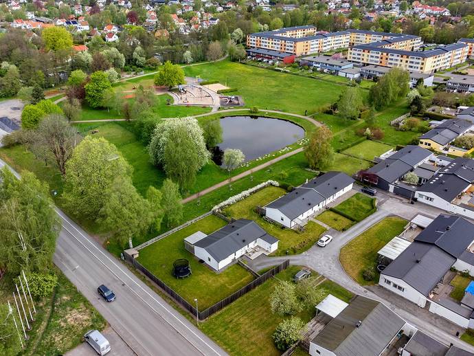 Lerum Andersvägen 6B i Lerum - Centralt, Lerums kommun - villa till ...