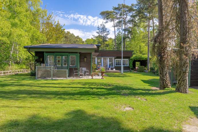 Midsommarvägen 18 i Glimminge Plantering, Båstads kommun - villa till ...