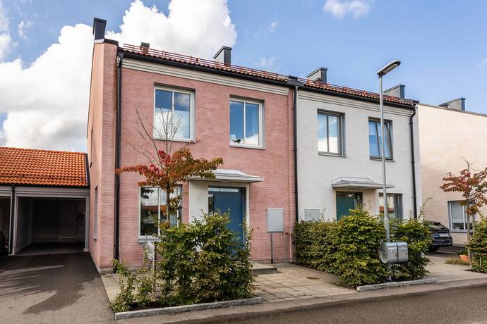 Bergfinksgatan 5 i Mariastaden, Helsingborgs kommun - radhus till salu ...