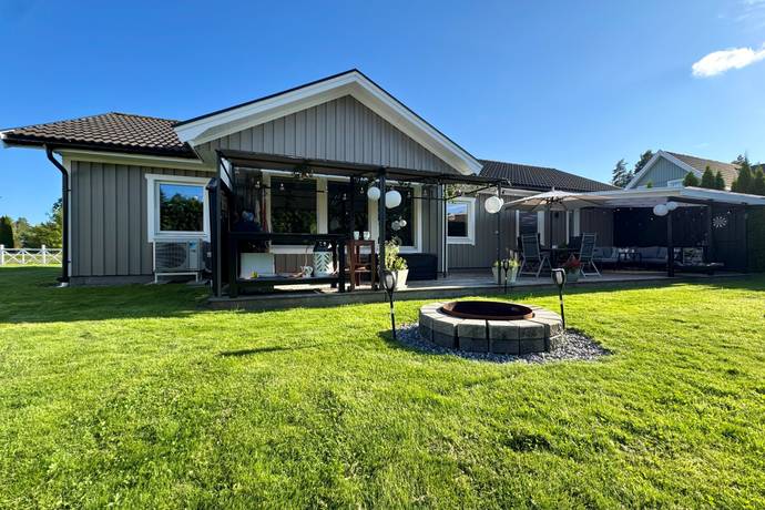 Stockvägen 8 i Surahammar, Surahammars kommun - villa till salu - Hemnet