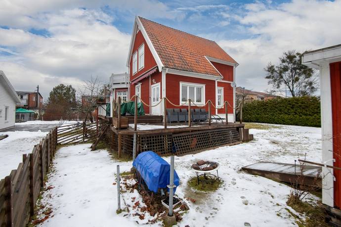 Drottninggatan 19B i Djäkneberget, Västerås kommun - villa till salu ...