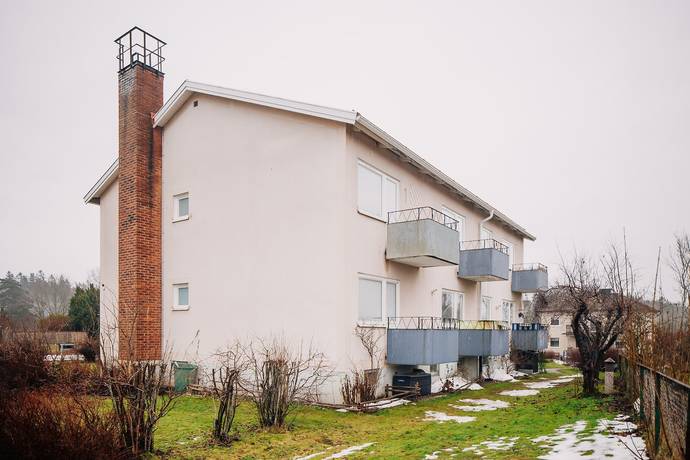 Sjötorpsvägen 5B i Lyrestad, Mariestads kommun - lägenhet till salu ...