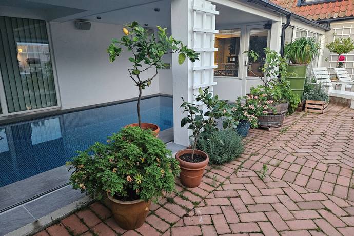 Stora Rådmansgatan 21 i Gamla stan, Simrishamns kommun - villa till ...