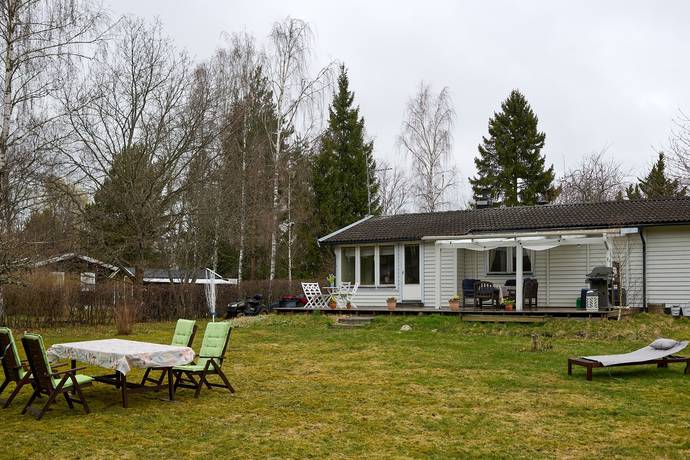 Harvägen 6 i Stallarholmen, Strängnäs kommun - fritidsboende till salu ...