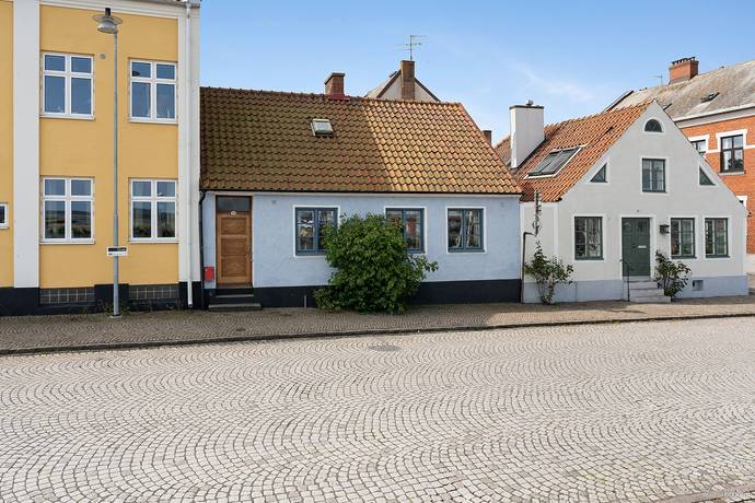Hamngatan 17 i Simrishamn - gamla stan, Simrishamns kommun - villa till ...