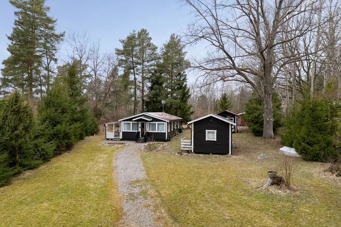 Lövängsvägen 5 i Stallarholmen, Strängnäs kommun - fritidsboende till ...