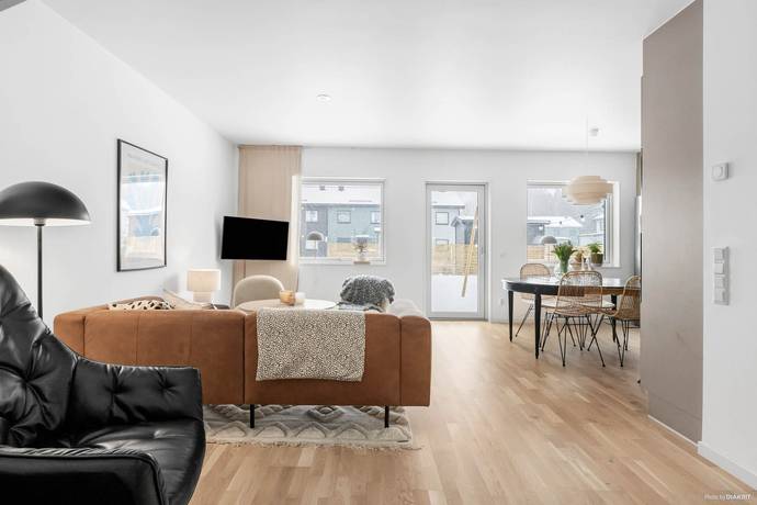 Annebergsvägen 10A i Norra Bro, Örebro kommun - radhus till salu - Hemnet