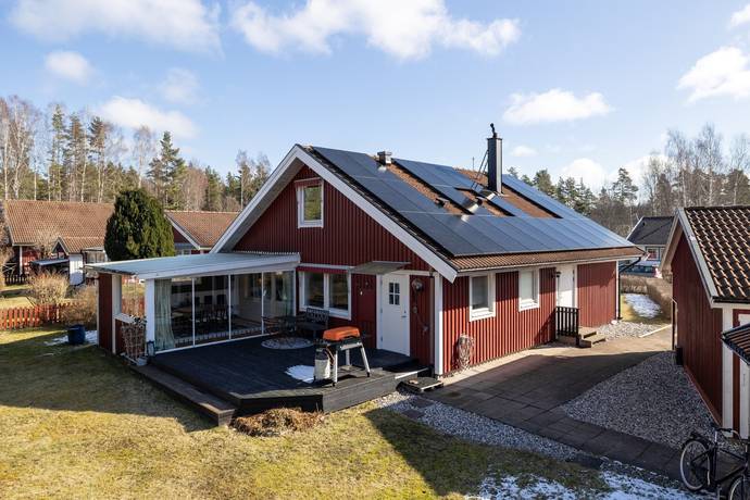 Fågelsångsvägen 9 i Loftahammar, Västerviks kommun - villa till salu ...