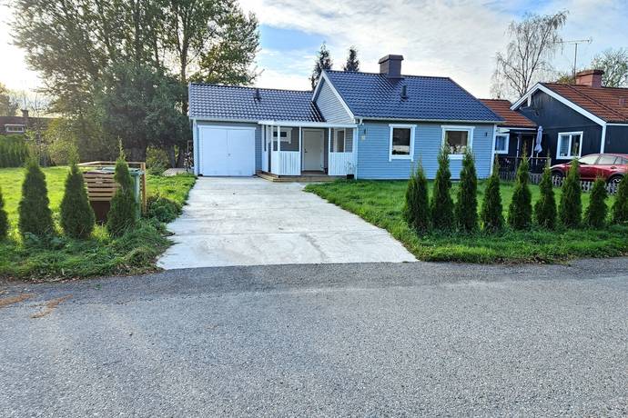 Lönnvägen 3A i Stråssa, Lindesbergs kommun - radhus till salu - Hemnet