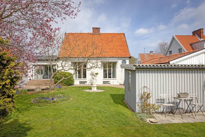 Krabbegatan 7 i Simrishamn - Centralt, Simrishamns kommun - villa till ...