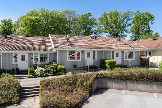 Olofströmsvägen 26E i Kyrkhult, Olofströms kommun - Radhus till salu ...