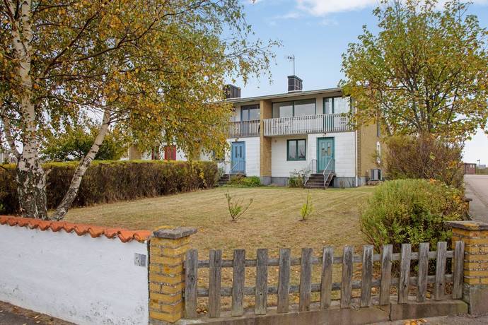 Jungmansgatan 12A i Torekov centralt, Båstads kommun - Radhus till salu ...