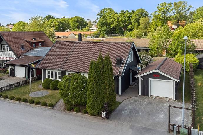 Tillströms väg 12 i Stallarholmen, Strängnäs kommun - villa till salu ...