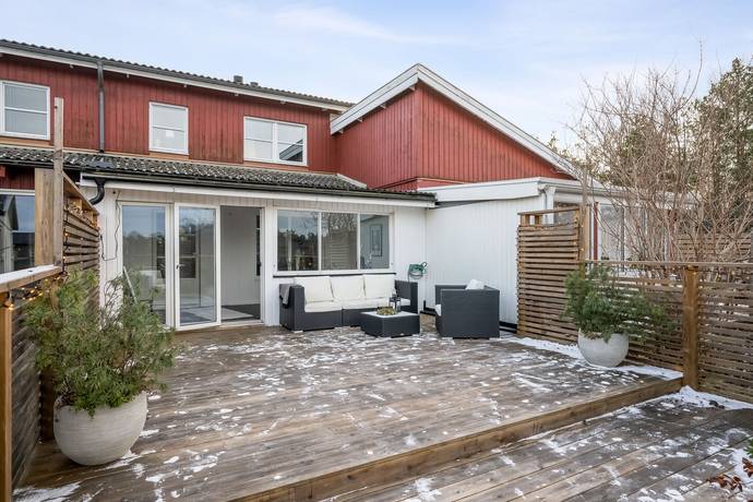 Skansvägen 26 i Södra Nynäshamn, Nynäshamns kommun - Radhus till salu ...