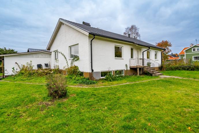 Djupdalsgatan 3 i Lindesberg, Lindesbergs kommun - villa till salu - Hemnet