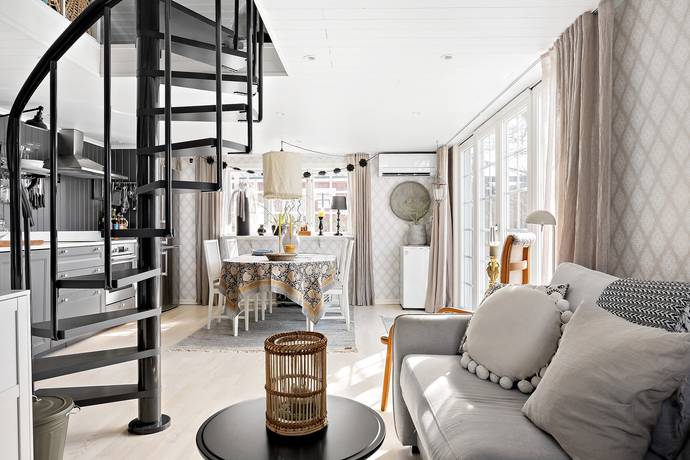 Strandskatan 13 i Östra Stranden, Halmstads kommun - villa till salu ...