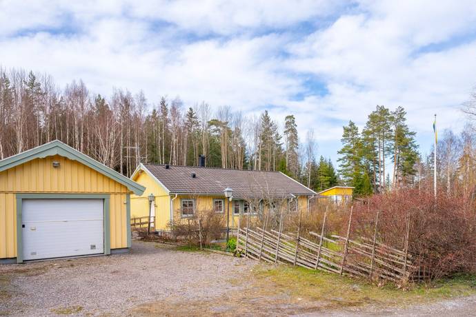 Hjälmingebacken 1 i Lantligt, Gnesta kommun - villa till salu - Hemnet