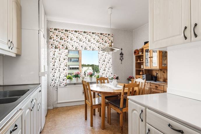 Mellangatan 19A i Timrå - centralt, Timrå kommun - lägenhet till salu ...