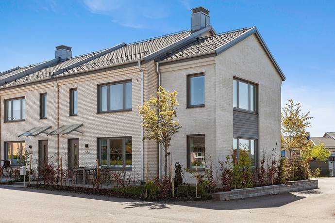 Guldåkersvägen 24A i Södra Råbylund, Lunds kommun - Radhus till salu ...