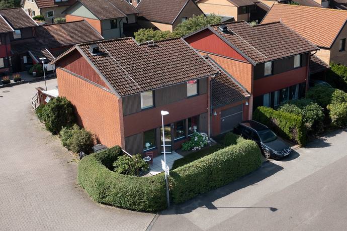 Nils Pers väg 11 i Åkarp, Burlövs kommun - radhus till salu - Hemnet