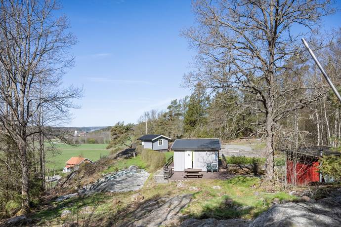 Skredsviks Bro 148 i Gullmarsberg, Uddevalla kommun - fritidshus till ...