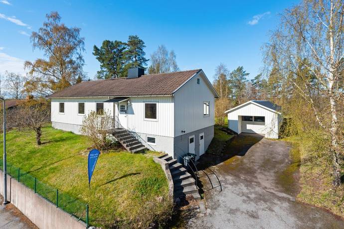 Hus till salu - Hallstavik, Norrtälje kommun - Hemnet