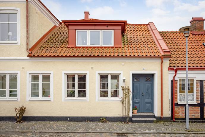 Stora Norregatan 11 i Gamla Stan, Simrishamns kommun - radhus till salu ...