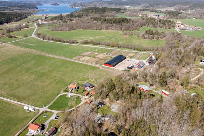 Skredsviks Bro 148 i Gullmarsberg, Uddevalla kommun - fritidshus till ...