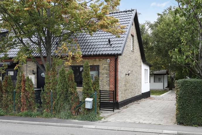 Nybovägen 57 i Lomma - Norra Vinstorp, Lomma kommun - Radhus till salu ...