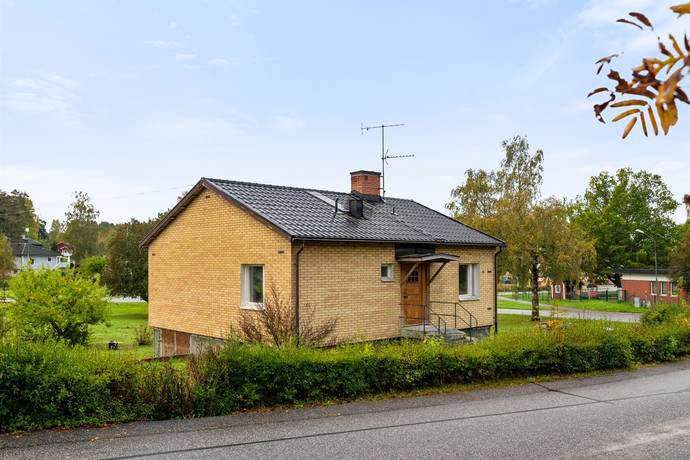 Kusbyvägen 2 i Centrala Hallstavik, Norrtälje kommun - villa till salu ...