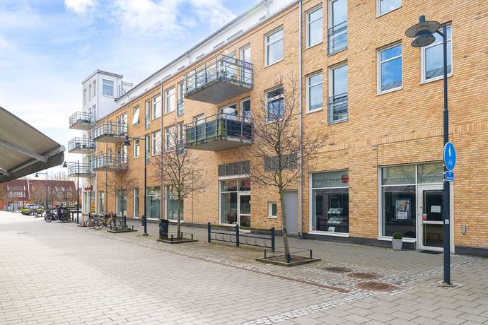 Centrumgatan 17 i Lomma - Centralt, Lomma kommun - lägenhet till salu ...