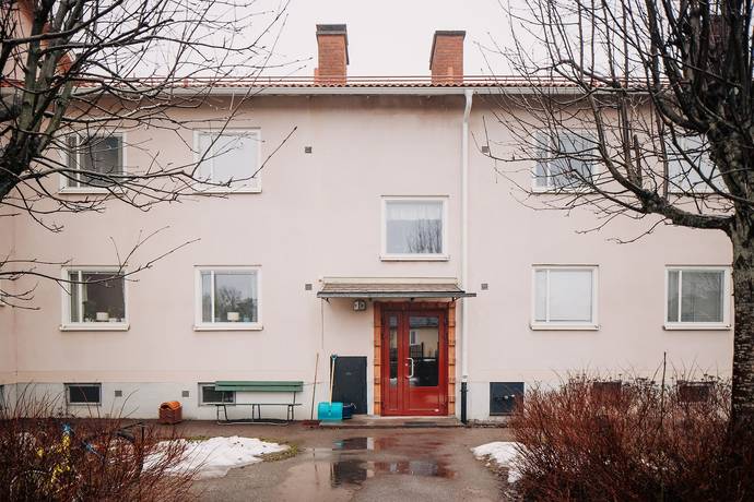 Sjötorpsvägen 5B i Lyrestad, Mariestads kommun - lägenhet till salu ...