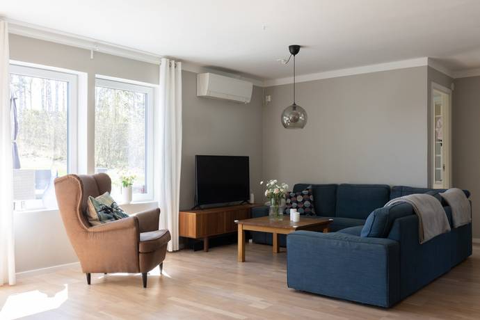 Rosendalsvägen 15 i Stallarholmen, Strängnäs kommun - villa till salu ...