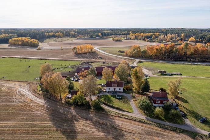 Valsta Gård i Bettna, Flens kommun - gård/skog till salu - Hemnet