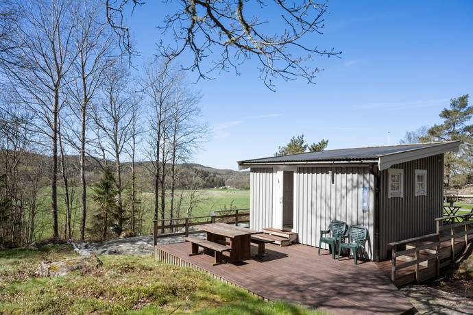 Skredsviks Bro 148 i Gullmarsberg, Uddevalla kommun - fritidshus till ...