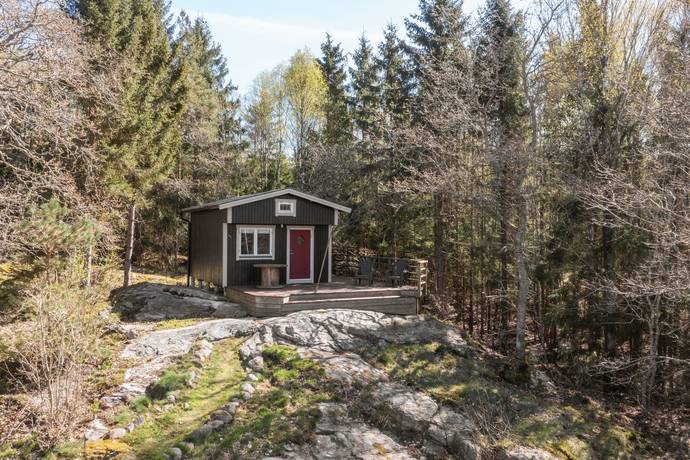 Skredsviks Bro 148 i Gullmarsberg, Uddevalla kommun - fritidshus till ...