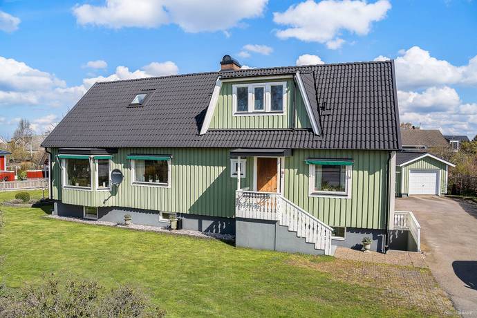 Träslövsvägen 111 i Lilla Träslöv, Varbergs kommun - villa till salu ...