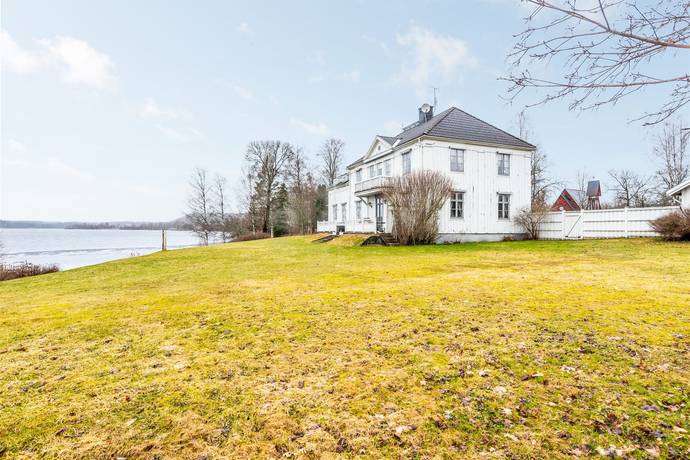 Strandvägen 4 i Strandvägen, Uddeholm, Hagfors kommun - villa till salu ...